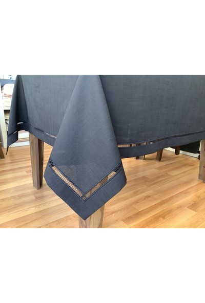 Kolber Detaylı Masa ÖRTÜSÜ/SIYAH/160*260 cm Kolber Detaylı Masa ÖRTÜSÜ/SIYAH/160*260 cm