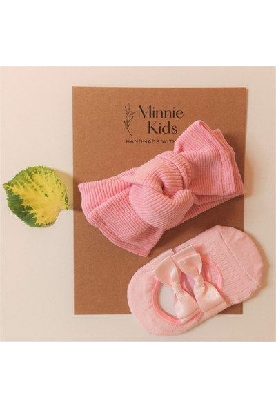 Minnie Kids Ribana Bandana ve Babet Çorap Seti Minnie Kids Ribana Bandana ve Babet Çorap Seti
