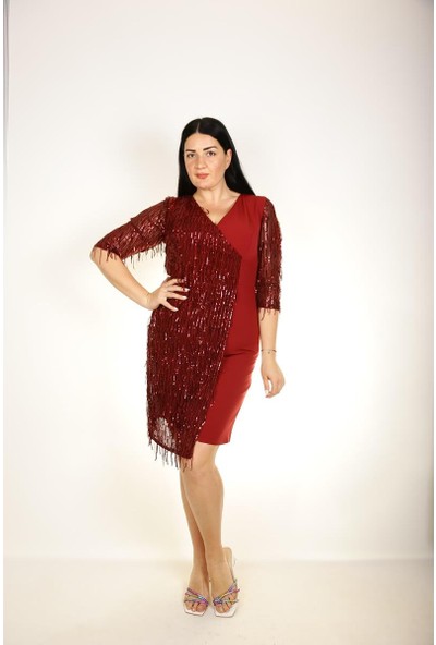 Özlem Üçgül Carmen Saçaklı Payetli Önden Dekolteli Kısa Abiye