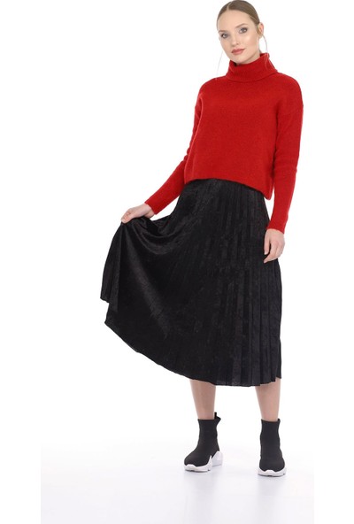 Siyah Piliseli Kadife Etek