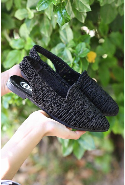 Karazona Kadın Siyah El Örgülü Sandalet