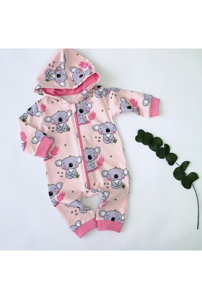 Carmin Koala Baskılı Pembe Kız Bebek Tulum Carmin Koala Baskılı Pembe Kız Bebek Tulum