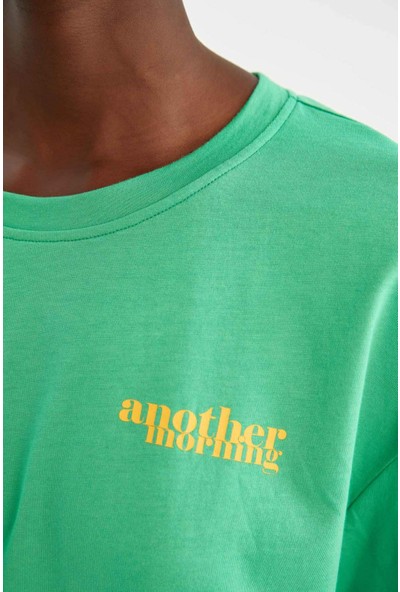 DeFacto Fall İn Love Regular Fit Basic Kısa Kollu Pamuklu Pijama Takımı Y4582AZ22HS DeFacto Fall İn Love Regular Fit Basic Kısa Kollu Pamuklu Pijama Takımı Y4582AZ22HS