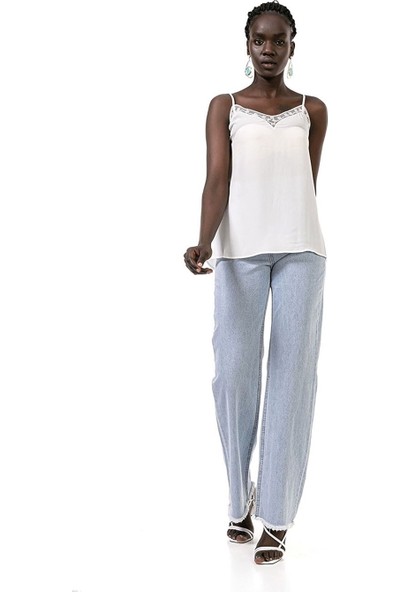 Kadın Krem Yakası Dantelli Atlet Bluz Kadın Krem Yakası Dantelli Atlet Bluz