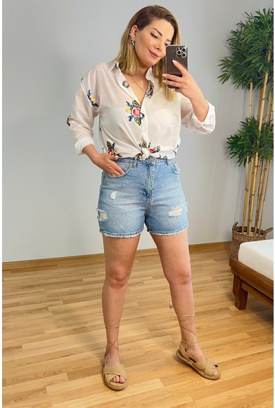 Zerrin Butik Yırtık Detaylı Jean Şort