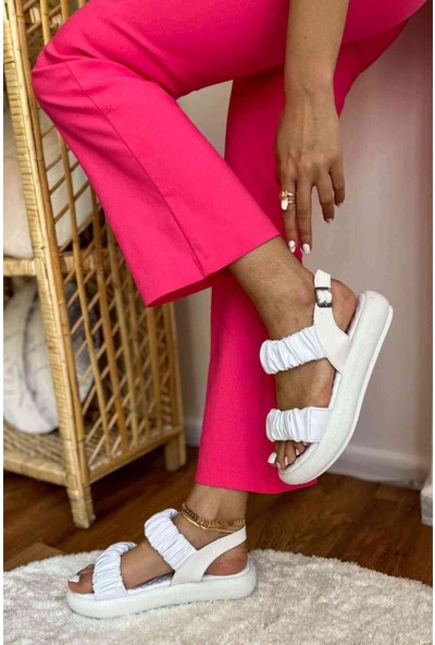 Artele Kadın Yumuşak Taban Bileği Lastikli Sandalet Beyaz