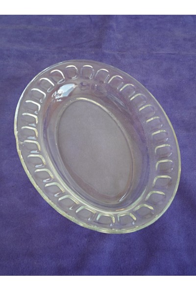 Oval Cam Salata Servis Tabağı (Defolu) 28X18 cm Oval Cam Salata Servis Tabağı (Defolu) 28X18 cm