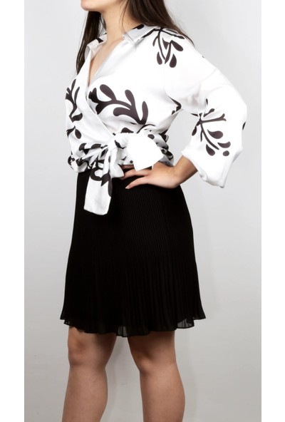 Yaprak Detaylı Beyaz Gömlek