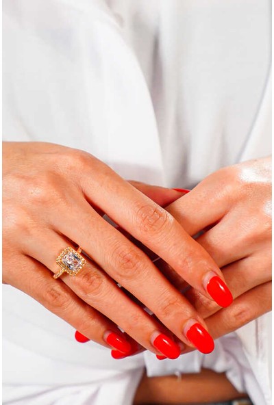 Karışık Cadde Gold Renk Dörtgen Taşlı Yüzük