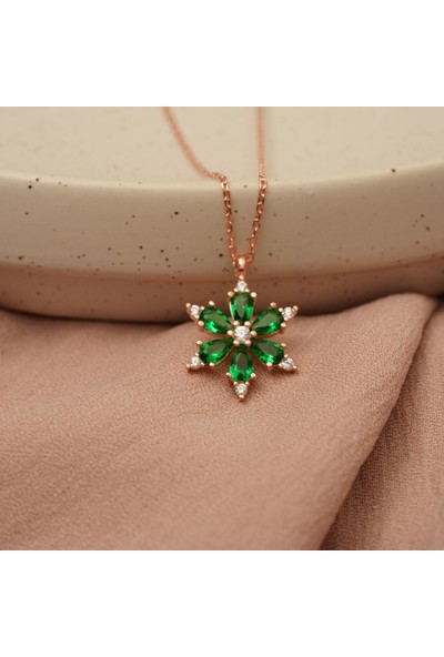 Chaseldor Yeşil Taşlı Yıldız Çiçeği Kolye