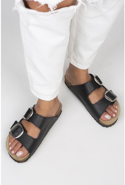 Manijero Irene Kadın Hakiki Deri Çift Tokalı Siyah-Gümüş Terlik Manijero Irene Kadın Hakiki Deri Çift Tokalı Siyah-Gümüş Terlik