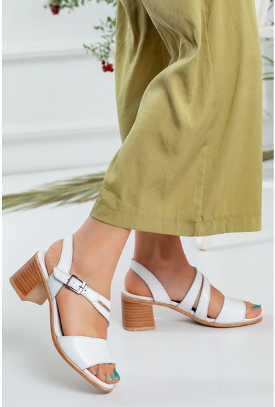 El Işçiliği Ortapedik Bayan Beyaz Deri Sandalet