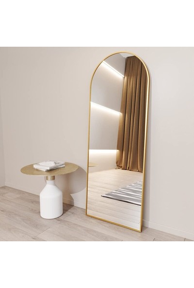Metal Çerçeveli Oval Kesim Boy Aynası Metal Çerçeveli Oval Kesim Boy Aynası
