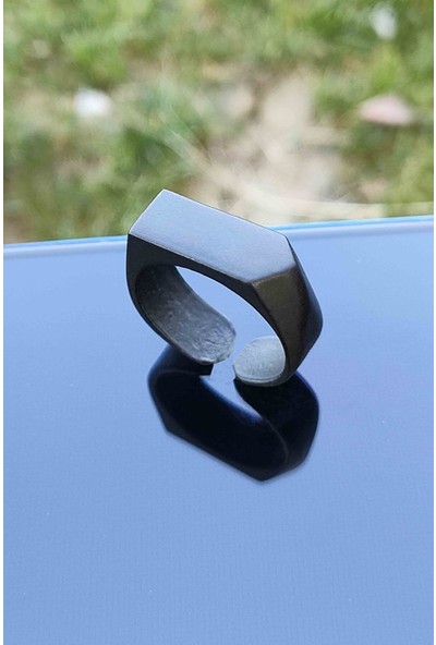 The Gifts Mat Siyah Üçgen Model Ayarlanabilr Erkek Yüzük