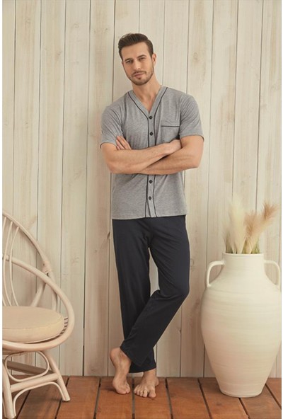 Kly V Yaka Boydan Düğmeli Yazlık Erkek Pijama Takımı Kly V Yaka Boydan Düğmeli Yazlık Erkek Pijama Takımı