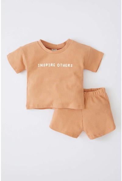 DeFacto Erkek Bebek Regular Fit Slogan Baskılı Waffle Kısa Kollu Tişört Şort Takım Y7951A222SM