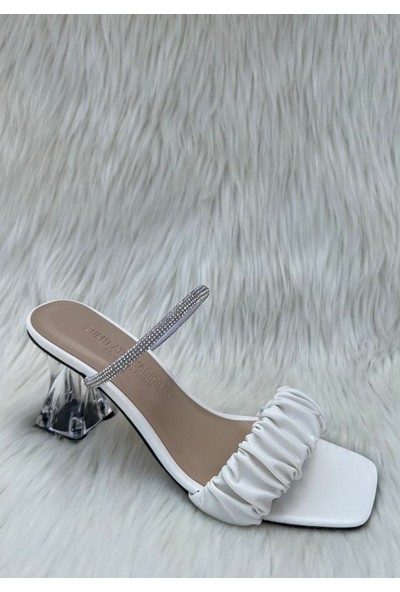 Bulut Ayakkabı Beyaz Kadın Taşlı Büzgülü Şeffaf Topuklu Terlik - Beyaz - 41 Bulut Ayakkabı Beyaz Kadın Taşlı Büzgülü Şeffaf Topuklu Terlik - Beyaz - 41