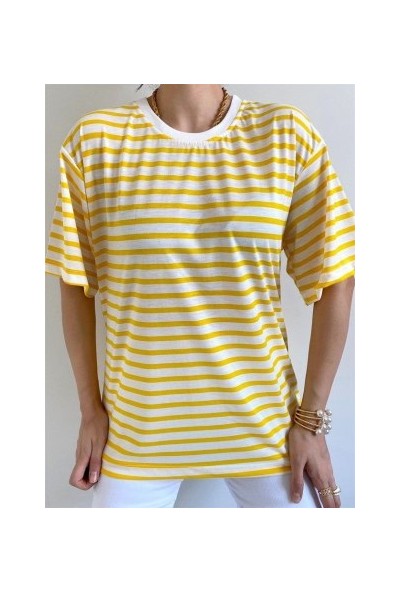 Standart Beden Oversize Bisiklet Yaka Çizgili Basic T-Shirt Standart Beden Oversize Bisiklet Yaka Çizgili Basic T-Shirt