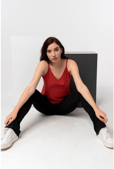 Lova Norve Kadın Jesica Kumaş V Yaka Askılı Kadın Bluz