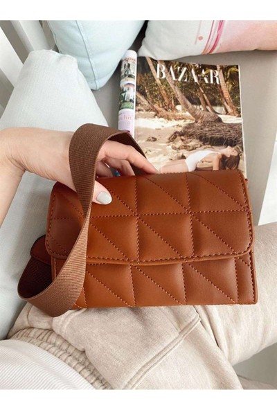 Kadın Taba Kapitone Dikiş Desenli Mıknatıs Kapaklı Kolon Askılı Çanta Kadın Taba Kapitone Dikiş Desenli Mıknatıs Kapaklı Kolon Askılı Çanta