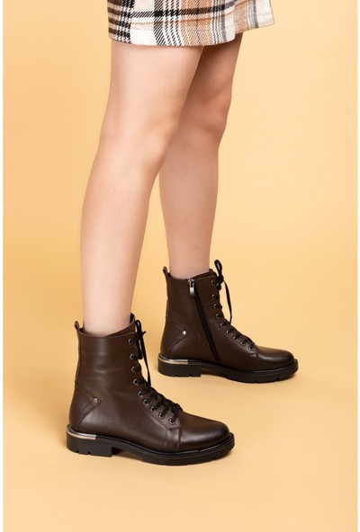 Gondol Hakiki Deri Metal Topuk Detaylı Bot DGN.601 - Kahverengi - 36 Gondol Hakiki Deri Metal Topuk Detaylı Bot DGN.601 - Kahverengi - 36