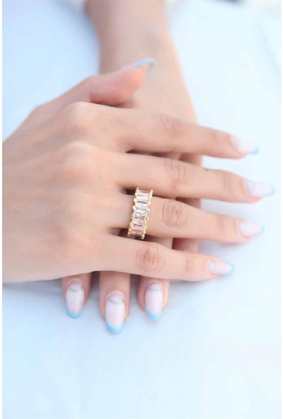 Clariss Zirkon Taşlı Baget Gold Renk Kadın Yüzük Clariss Zirkon Taşlı Baget Gold Renk Kadın Yüzük
