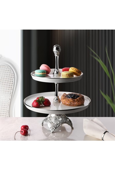 Queen’s Kitchen Porselen Tabaklı Gümüş Iki Katlı Servis Queen’s Kitchen Porselen Tabaklı Gümüş Iki Katlı Servis