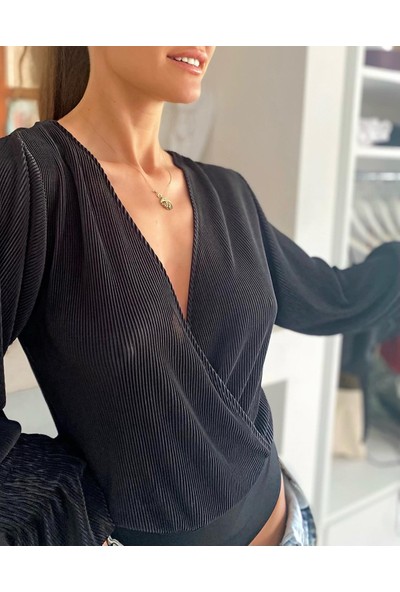 Kadın Siyah Çıtçıtlı Bluz