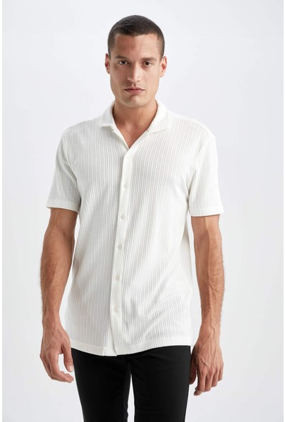 Regular Fit Apaş Yaka Kısa Kollu GÖMLEK Y5949AZ22HS Regular Fit Apaş Yaka Kısa Kollu GÖMLEK Y5949AZ22HS