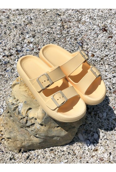 Yazlık Ev Sokak Plaj Terliği Yazlık Ev Sokak Plaj Terliği