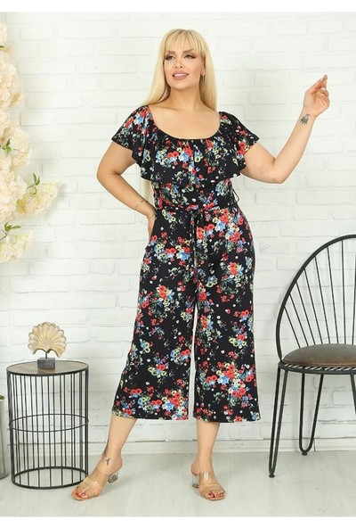 ViolettaXL Kadın Büyük Beden Lacivert Kırmızı Buket Madonna Yaka Kemerli Esnek Viskon Tulum ViolettaXL Kadın Büyük Beden Lacivert Kırmızı Buket Madonna Yaka Kemerli Esnek Viskon Tulum