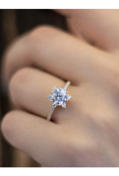 MYOROGOLD 14 Ayar Altın Yıldız Tektaş Yüzük MYOROGOLD 14 Ayar Altın Yıldız Tektaş Yüzük