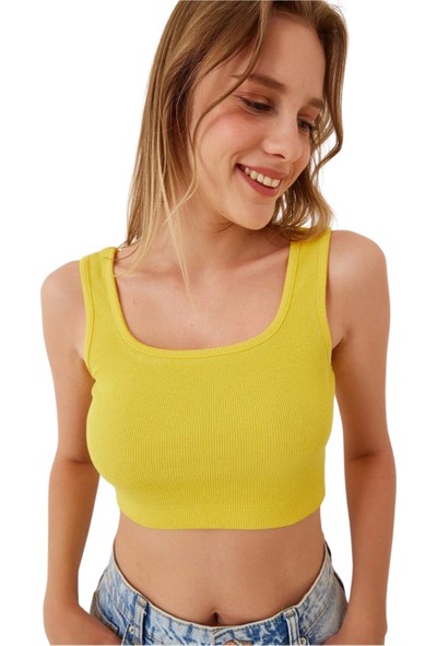 Hüseyin Mert Karakuş Crop Kadın Fitilli Örme Crop Hüseyin Mert Karakuş Crop Kadın Fitilli Örme Crop