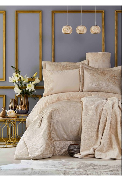 Karaca Home Valeria Delux Gold Çeyiz Seti Karaca Home Valeria Delux Gold Çeyiz Seti