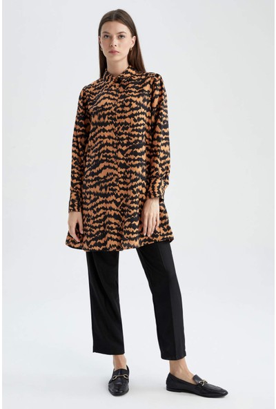DeFacto Regular Fit Gömlek Yaka Zebra Desenli Uzun Kollu Viskon Tunik Y1903AZ22AU