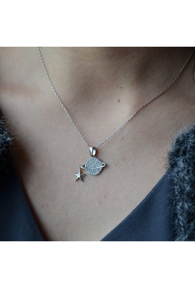 Akik Gümüş Gezegen Yıldız Temalı Kolye Rodyum Kaplama – 0562-AGKLY Akik Gümüş Gezegen Yıldız Temalı Kolye Rodyum Kaplama – 0562-AGKLY
