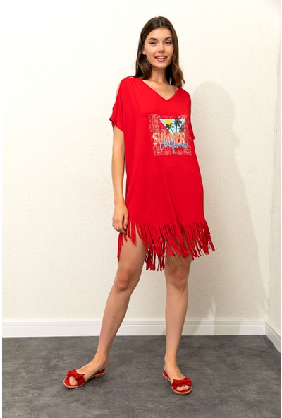 Kadın Kırmızı Eteği Saçaklı Omzu Açık Baskılı Salaş Tunik Kadın Kırmızı Eteği Saçaklı Omzu Açık Baskılı Salaş Tunik