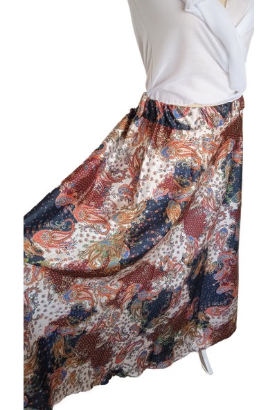 Thulia Saten Ipek Lacivert Çiçekli Desenli Kloş Etek Thulia Saten Ipek Lacivert Çiçekli Desenli Kloş Etek