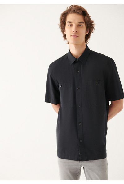 Çift Cepli Siyah Gömlek