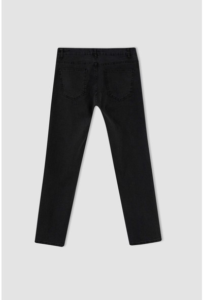 DeFacto Sergio Regular Fit Normal Bel Boru Paça Jean Pantolon Y6676AZ22HS DeFacto Sergio Regular Fit Normal Bel Boru Paça Jean Pantolon Y6676AZ22HS