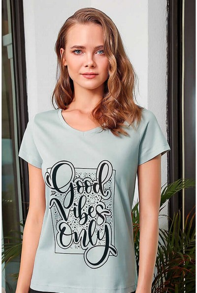 Berrak Kadın Kısa Kollu T-Şhirt