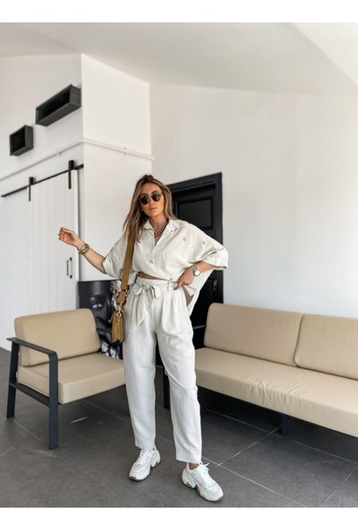 Taş Rengi Inci Işlemeli Bluz & Beli Kuşaklı Pileli Pantolon Takım