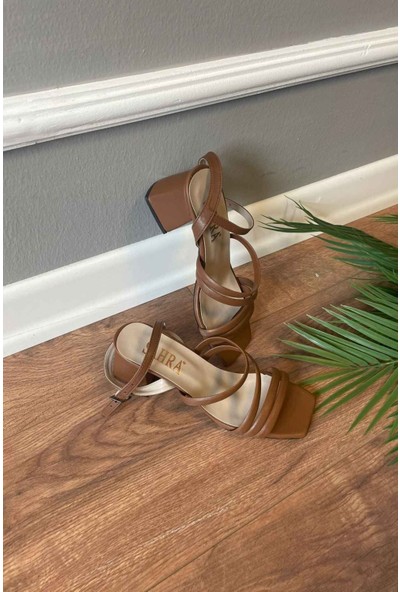 Remix Norma Taba Bilekten Kemerli Verev Bantlı Topuklu Sandalet Remix Norma Taba Bilekten Kemerli Verev Bantlı Topuklu Sandalet