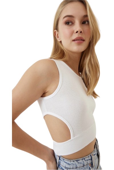 Crop Cut Out Atlet Yandan Pencereli Crop