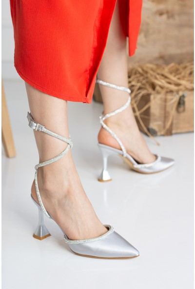 Kadın Gümüş Bilekten Bağlamalı Taşlı Şampanya Topuklu Ayakkabı 8 cm