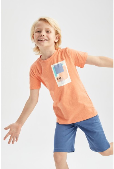 DeFacto Erkek Çocuk Regular Fit Bisiklet Yaka Kısa Kollu Pamuklu Penye Tişört Y2212A622SM DeFacto Erkek Çocuk Regular Fit Bisiklet Yaka Kısa Kollu Pamuklu Penye Tişört Y2212A622SM