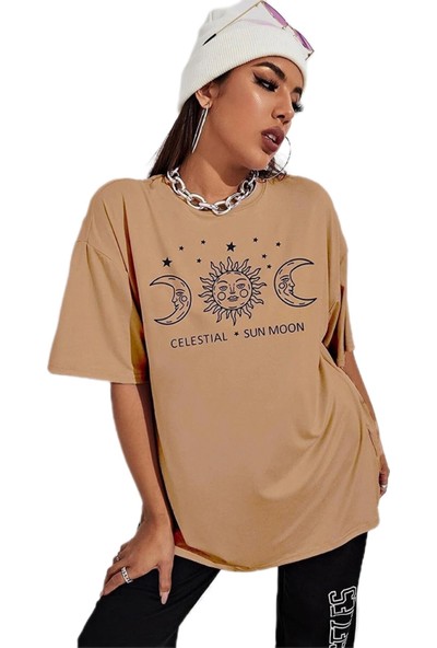 Lili Butik Ay ve Güneş Baskılı Oversize Kadın T-Shirt Lili Butik Ay ve Güneş Baskılı Oversize Kadın T-Shirt