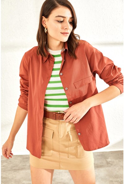 Oshebu Kadın Yanı Düğme Aksesuarlı Gömlek Oshebu Kadın Yanı Düğme Aksesuarlı Gömlek