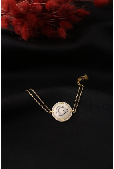 Sinerji Shop Hediye Paketim Taş Üzerine Ayyıldız Desenli 925 Ayar Gümüş Kolye Sinerji Shop Hediye Paketim Taş Üzerine Ayyıldız Desenli 925 Ayar Gümüş Kolye