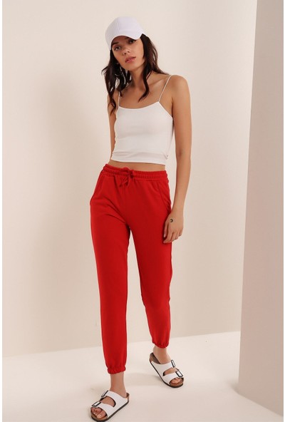 Hazelin Kadın Kırmızı Cepli Beli Paçası Lastikli Eşofman Altı HZL22W-BD1553661